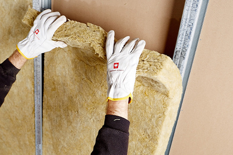 Améliorer l’acoustique avec une isolation en laine de roche